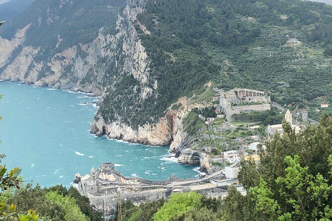 Trekking an Island of Palmaria - The Trek Up the Hillside: What to Expect
