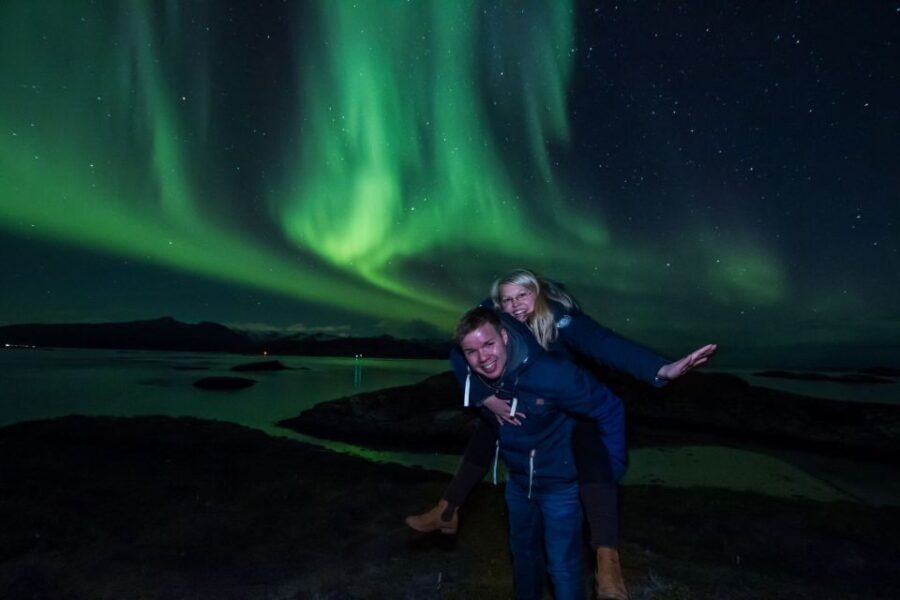 Tromsø: Northern Lights Chase with Free Photos - Key Points