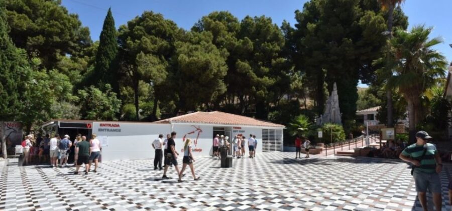 Tropical Coast and Caves of Nerja Day Tour from Granada - The Itinerary in Detail