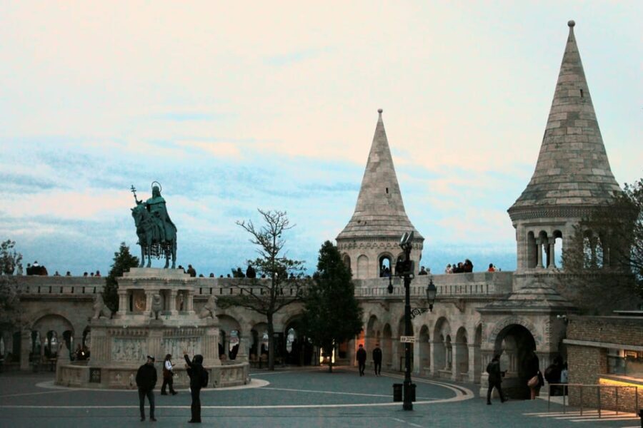 True Crime Walking Tour in the Buda Castle district - What to Expect During the Tour
