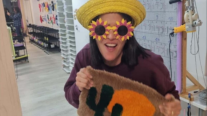 TUFTING: Learn how to make a rug during a fun class in Valencia. - Authentic Feedback from Participants