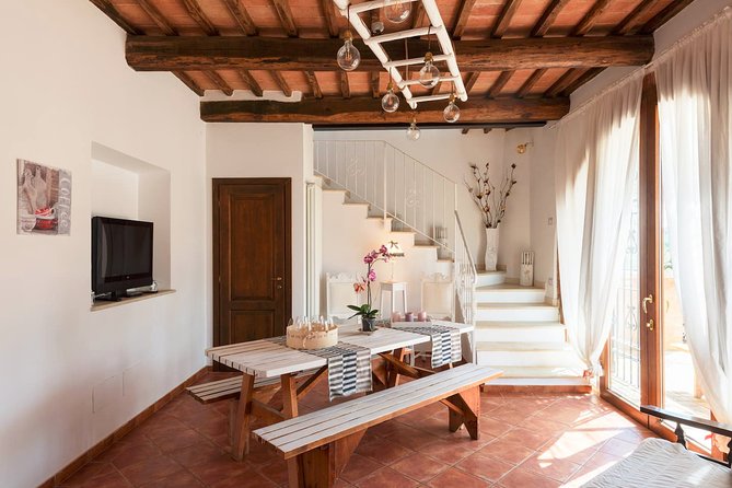 Tuscan Dinner in a Villa in an Ancient Siena Olive Grove - Key Points
