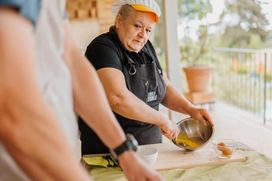 Tuscany: Pici Pasta Cooking Class with Farm Tour & Lunch - Key Features and What You’ll Experience