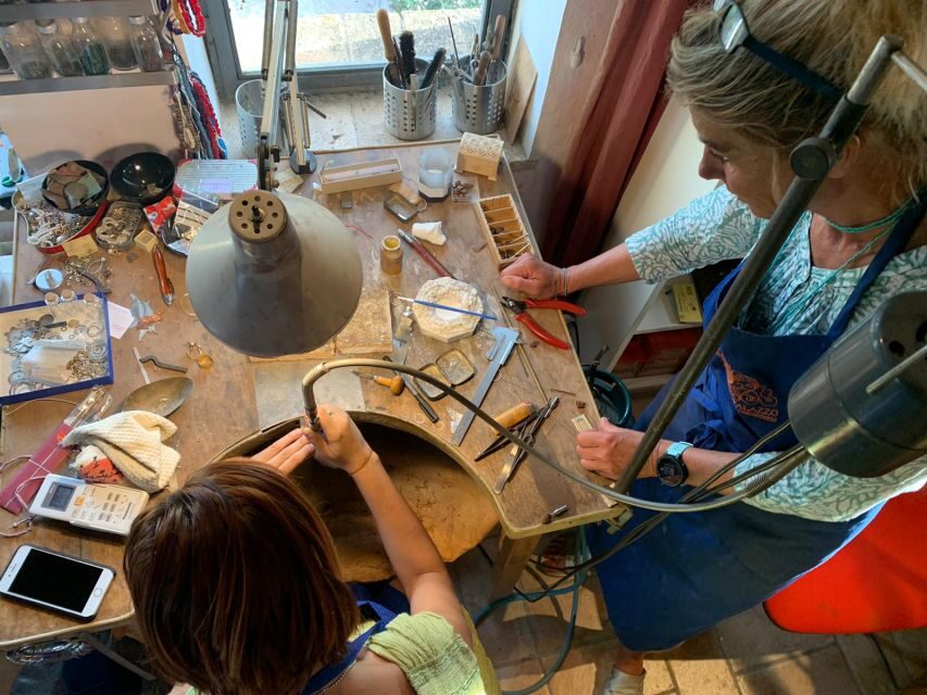 Tuscany:Highlight: Create your own jewelry in an artclass: - Key Points