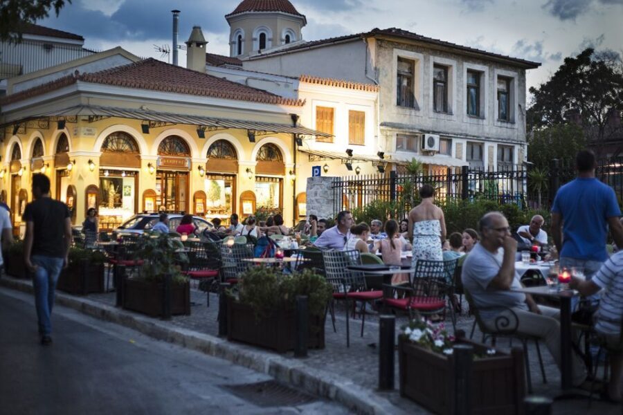 Twilight Athens Tour inc. rooftops, tastings & 3 drinks - What Makes This Tour Stand Out?