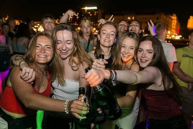 UNLIMITED DRINKS- Budapest Bar Pub Crawl - FREE SHOTS - VIP Entry - A Deep Dive into the Budapest Pub Crawl Experience
