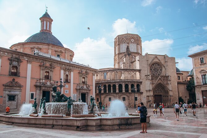Valencia al completo en Bicicleta - A Genuine Ride Through Valencia’s Heart