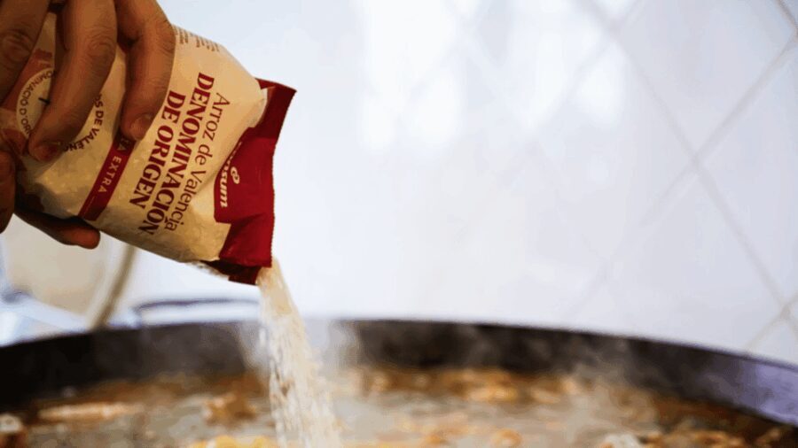 Valencia: cook your paella (with purchase at Russafa market) - The Cooking Adventure — Step by Step