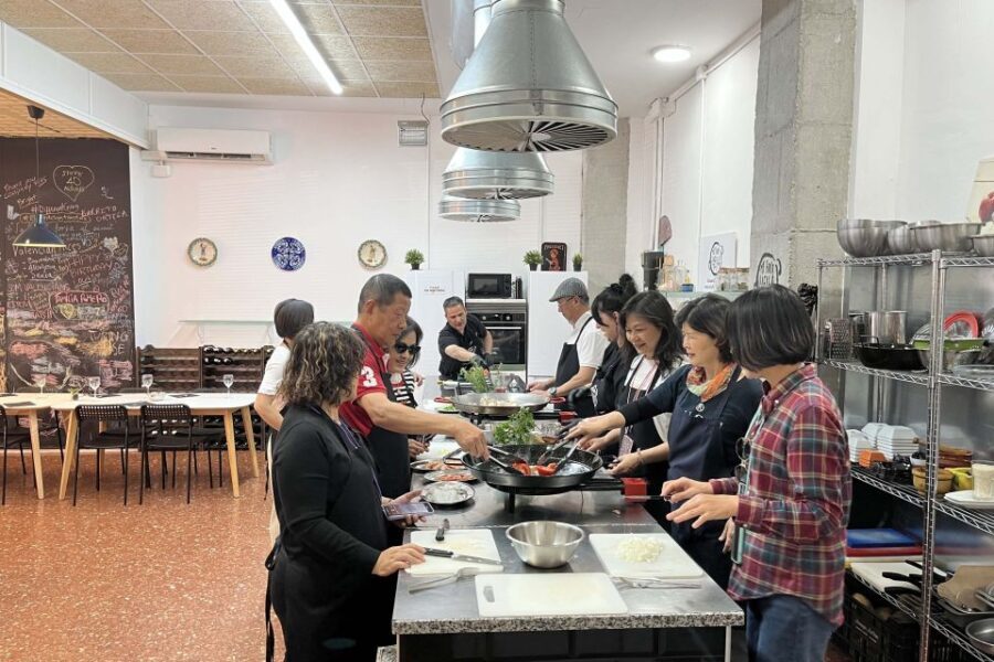 Valencia: Evening Guided Paella Workshop, Tapas, and Drinks - What to Expect: A Step-by-Step Flavor Journey