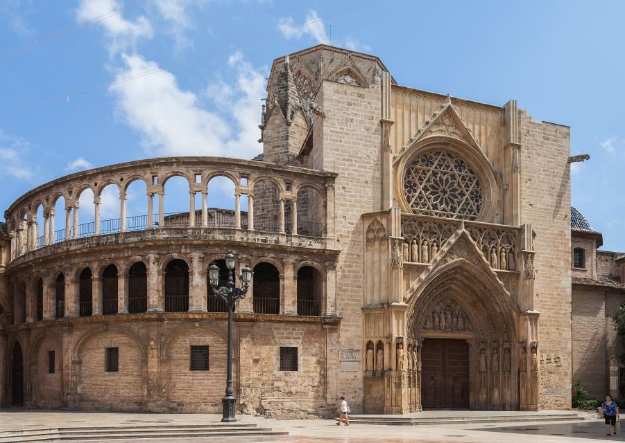 Valencia: Guided City Walking Tour with Tapas Tastings - Price and Value