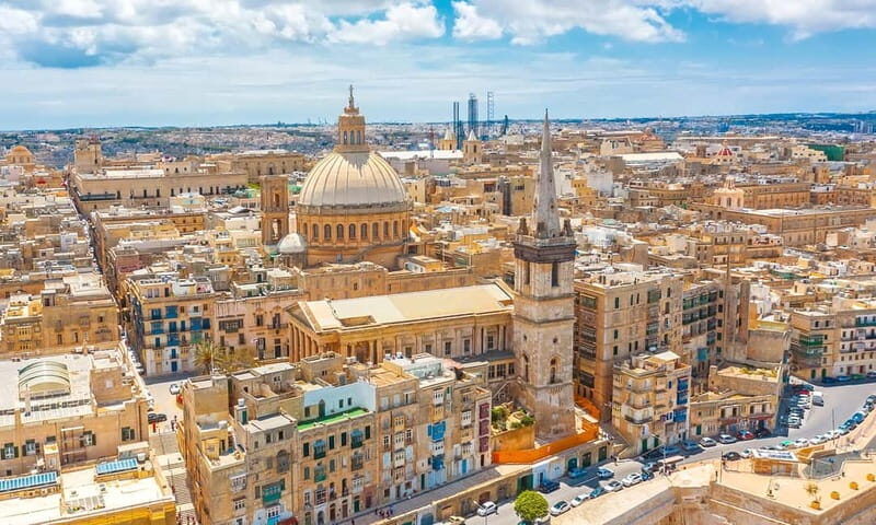 Valletta Full-Day Guided Tour in French w/ Lunch & Transport - Exploring Valletta’s Walls and Fortifications
