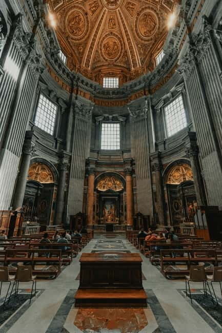 Vatican Museums Tour with Expert Guide and Skip The Line - Visiting the Vatican Museums