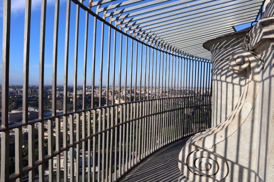 Vatican: St. Peter's Basilica Access & Early Bird Dome Tour - Exploring the Basilica