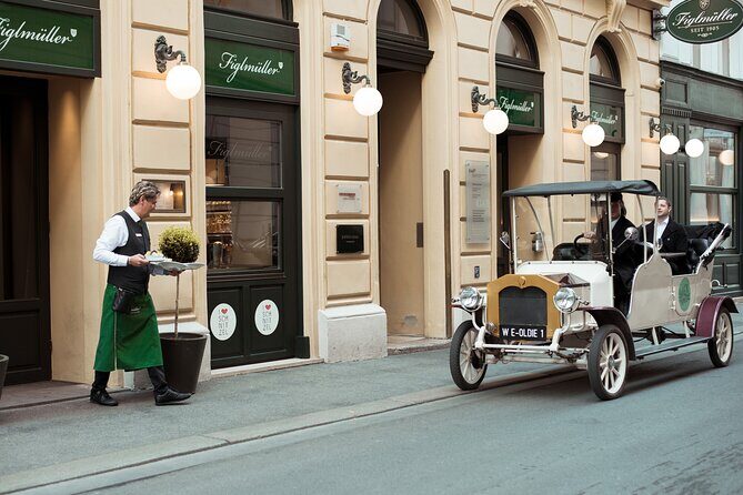 Vegan Sightseeing tour in an electro vintage car incl. schnitzel - The Experience in Detail