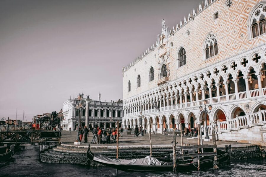 Venice: Doge's Palace, Bridge of Sighs, Prisons, Correr & Audioguides - The Audio Guide – An Essential Tool