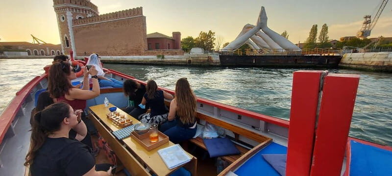 Venice: Food Tour Aboard a Traditional Boat (2 Islands) - Key Points