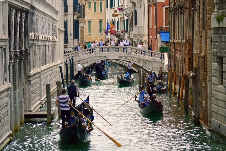 Venice: Gondola & Doge's Palace - The Gondola Ride: Scenic Serenity
