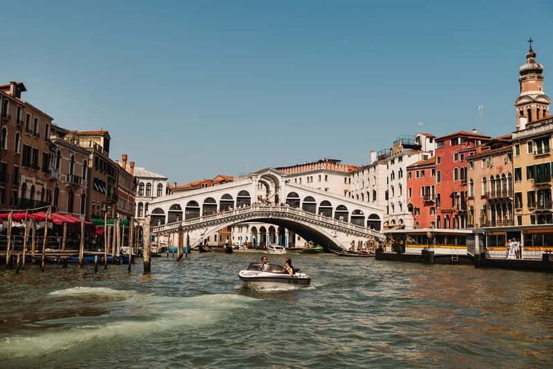 Venice: Grand Canal by Boat with Expert Guide - Navigating Venice’s Iconic Sights