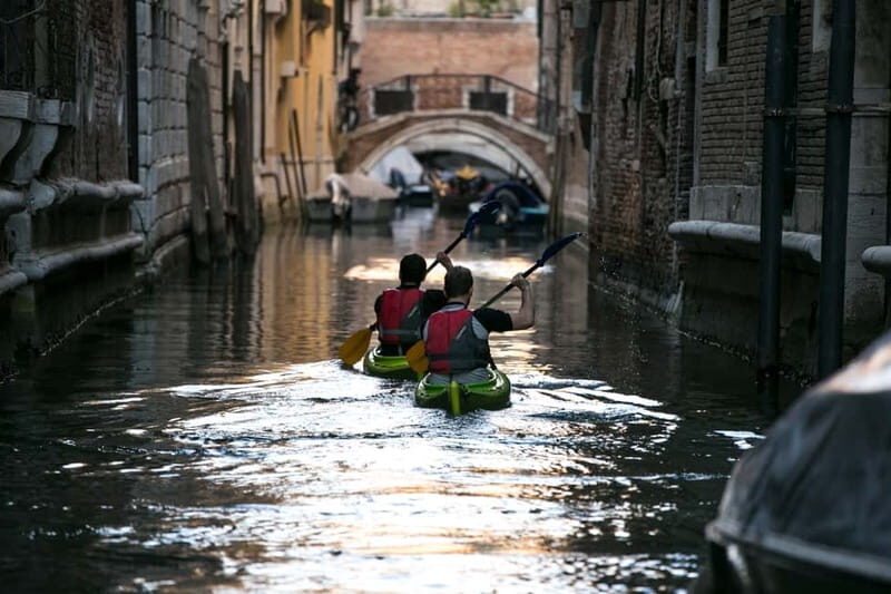 Venice: Guided Canal Kayak Tour at Day, Night, or Sunset - The Itinerary in Detail