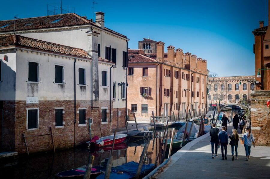Venice: Hidden Spots Guided Photography Tour - Exploring Venice Through a Lens
