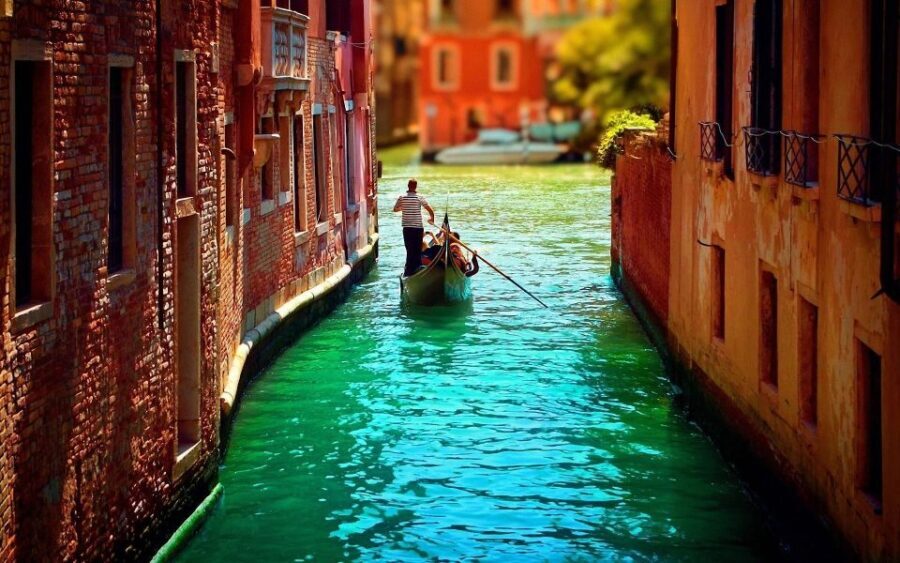 Venice: Historical Gondola Yard Private Tour - Detailed Tour Breakdown