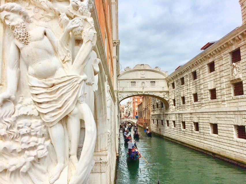 Venice: Historical Walking Tour and Doge's Palace - Behind the Doors: The Doge’s Palace Experience