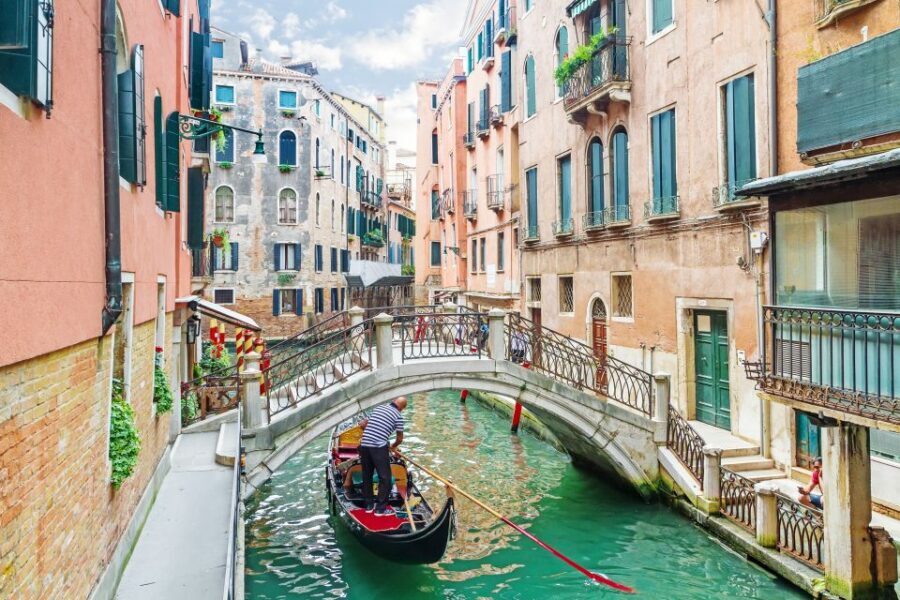 Venice in One Day: Guided Tour From Florence - Transport & Group Size