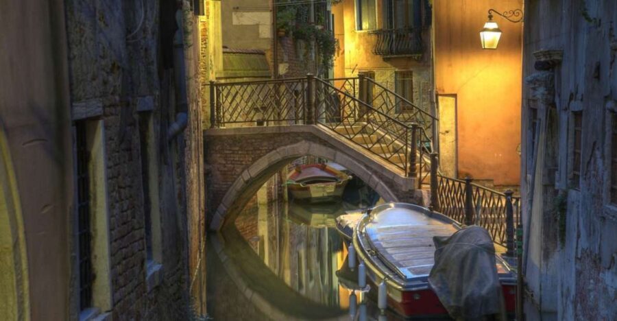 Venice: Legends, Anecdotes and Ghost Stories Walking Tour - An In-Depth Look at the Tour Experience