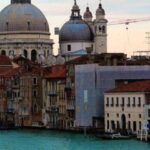 Venice: Must-See Attractions Walking Tour - The Rialto Bridge and Market
