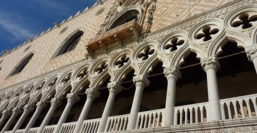 Venice Must-See: St.Mark's Basilica, Doge's Palace & Gondola - The Gondola Experience: A Brief but Classic Sight