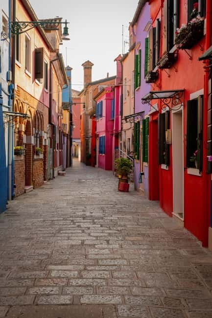 Venice: Private boat tour and shooting in Burano - A Closer Look at the Experience