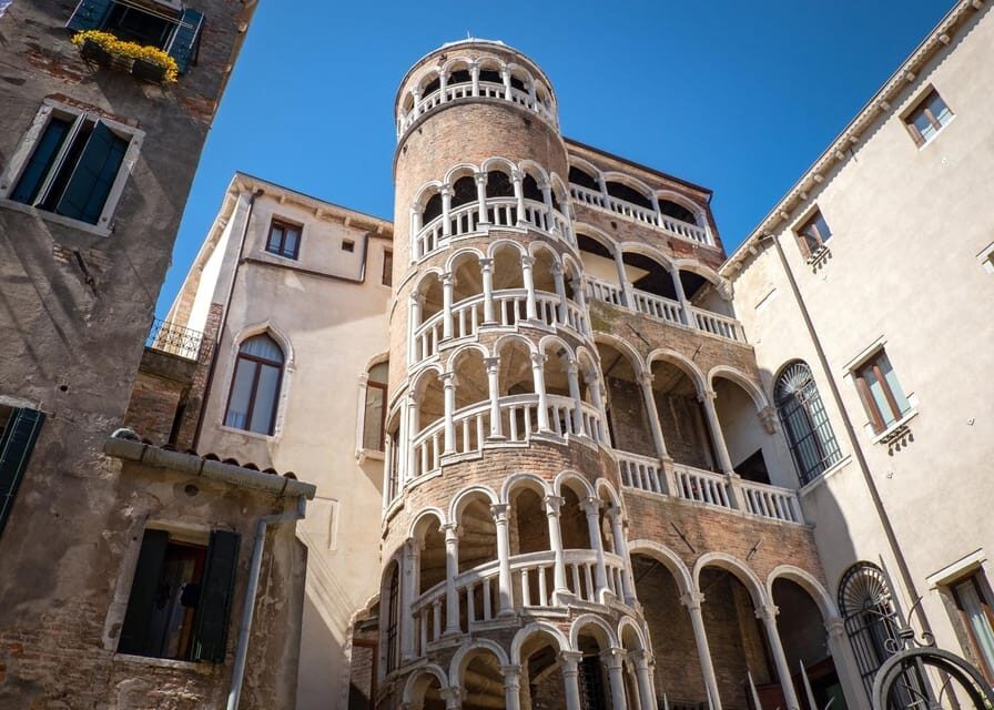 Venice: Rialto Bridge & Offbeat Unusual Venice Walking Tour - Authentic Venice, Away from the Crowds