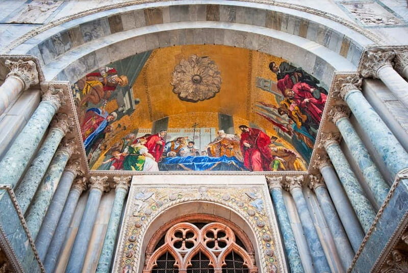 Venice: Saint Mark's Basilica Guided Tour with Gondola Ride - How this tour combines value and authenticity