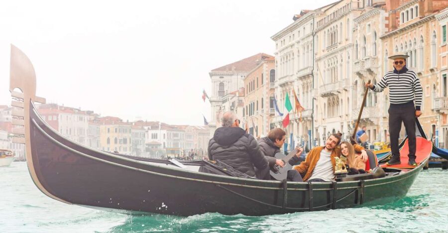 Venice: Shared Gondola Ride and Serenade - Evaluating the Value for Money