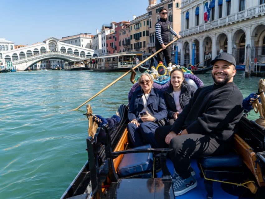 Venice: St Mark's, Doge's Palace, Murano & Burano Day Tour - The Doge’s Palace and the Bridge of Sighs