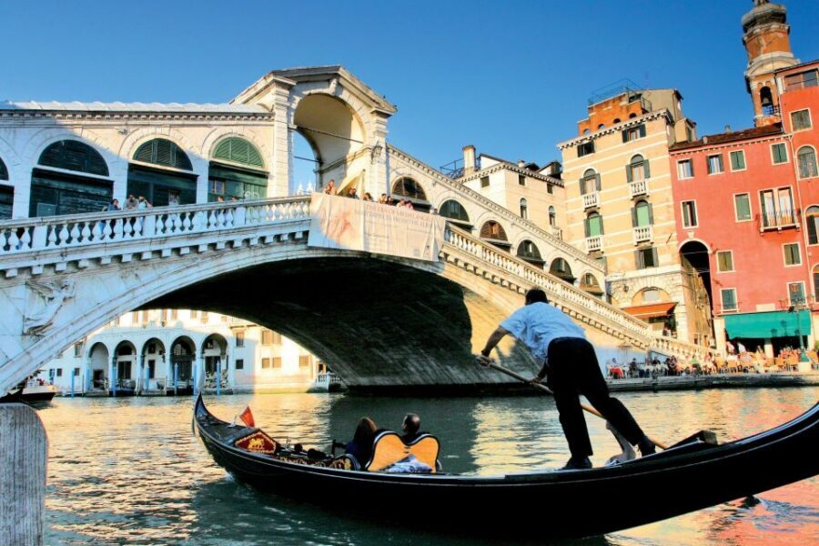Venice: St. Mark's, Walking Tour and Gondola Combo - What Makes This Tour Stand Out