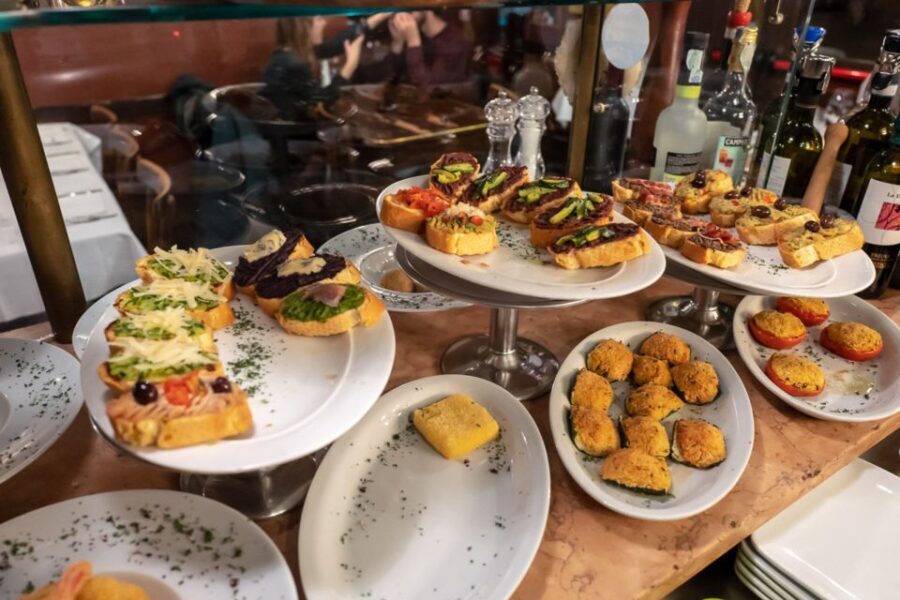 Venice: Venetian Style Carnival Pub Crawl - The Sum Up