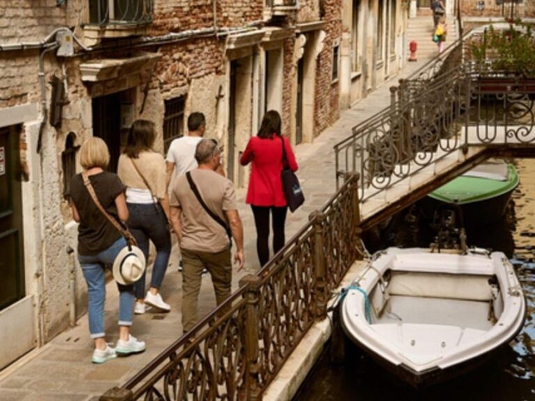 Venice: Vip Semi-Private Walking Tour with Gondola Ride - Why This Tour Delivers Value