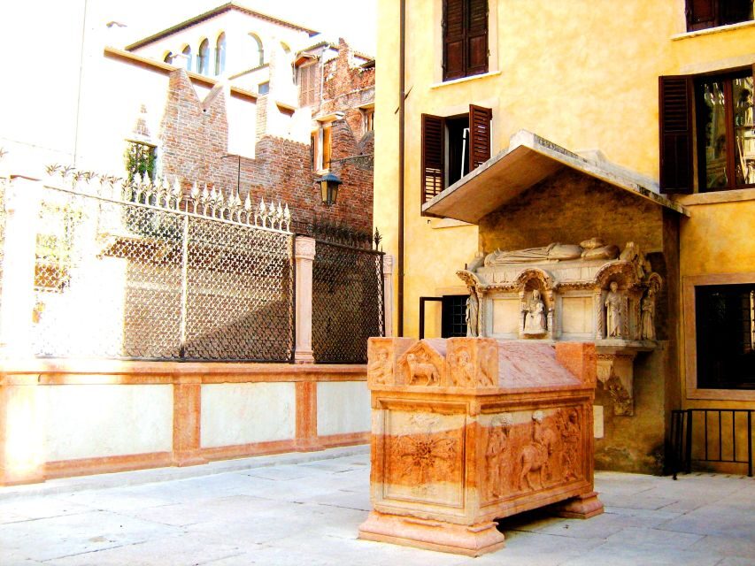 Verona: History and Hidden Gems Guided Walking Tour - The Itinerary in Detail