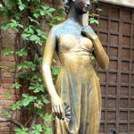 Verona: Juliets House Fast-Track Entry Ticket & Audio Guide - The Experience: What You Can Expect