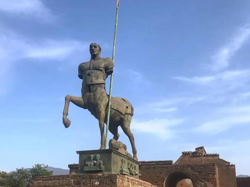 Vibrant Pompeii: Fascinating Excursion! - Walking Through Ancient Streets