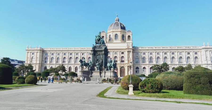 Vienna Historical Highlight City Tour + Wine Tasting - The End Point and Wine Tasting Delight