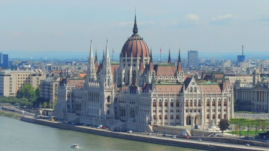 Vienna: Private Day Trip to Budapest - Sightseeing Highlights: Crafting Your Budapest Experience