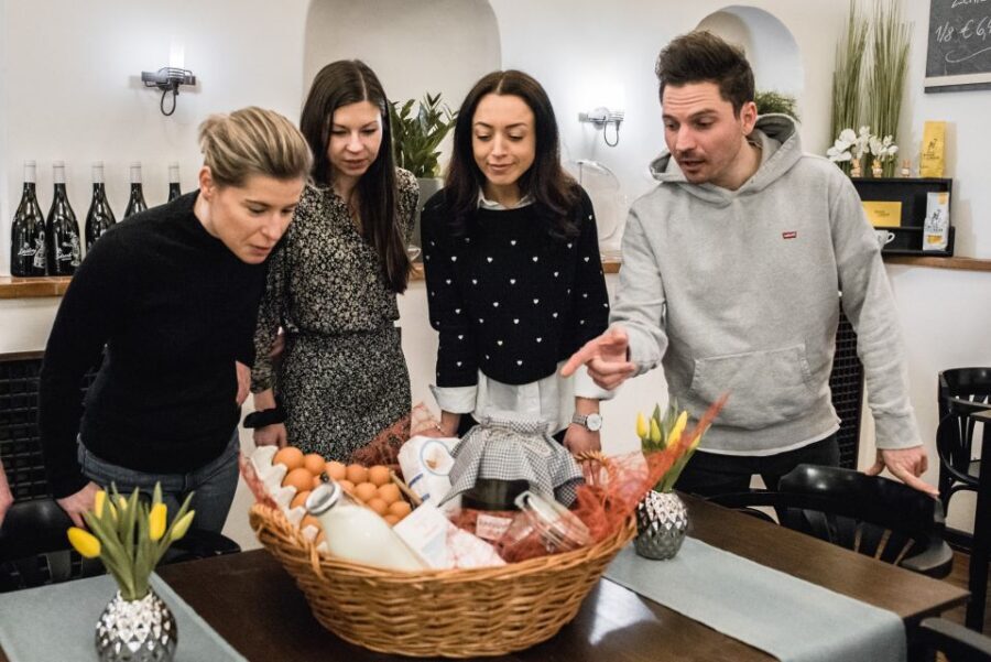 Vienna: Traditional Kaiserschmarrn Cooking Class & Tasting - The Group & Logistics