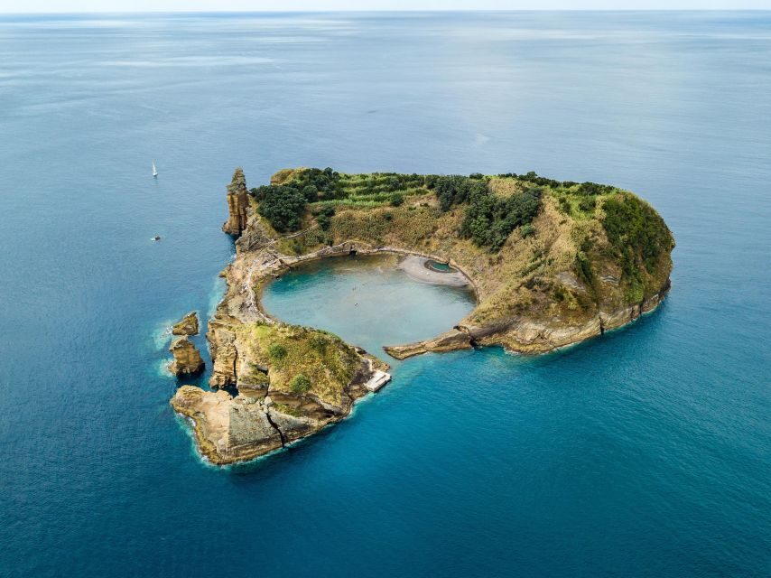 Vila Franca do Campo: Boat Tour Around Ilhéu - Marine Life and Birdwatching on the Water