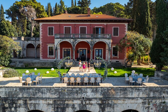 Villa Banac - Gallery Entrance - Key Points