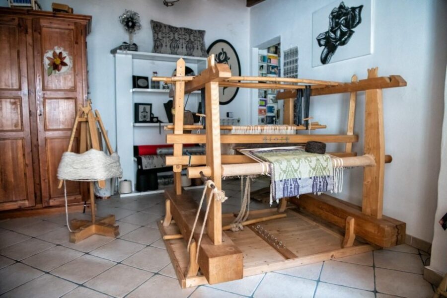 Villacidro: Sardinian weaving workshop local experience - The Practicalities: Pricing, Group Size, and Logistics