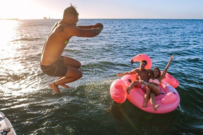 Villasimius: dinghy tour - The Vessel and Comfort Features