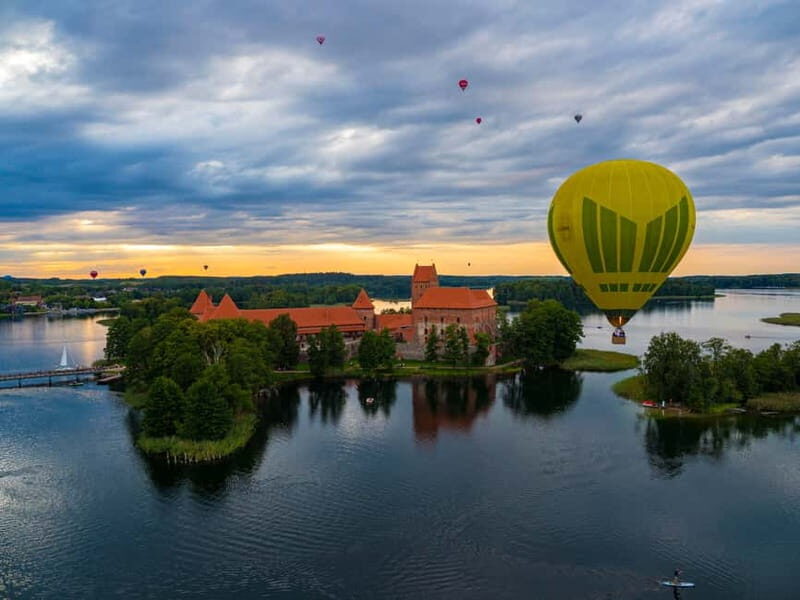 Vilnius: Hot Air Balloon Flight over Vilnius or Trakai - Trakai Castle: A Fairytale from Above