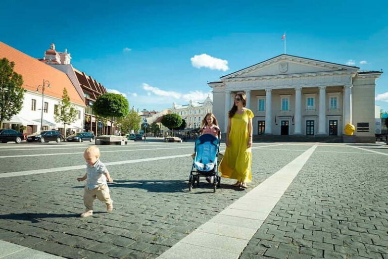 Vilnius Private Photoshoot Tour - Key Points